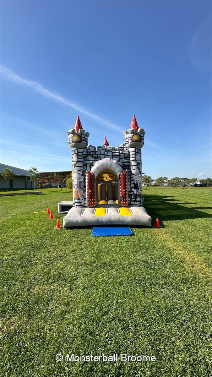 Medieval Obstacle Course Hire | Monsterball Broome